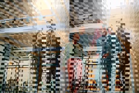 Employee Relations: Definition, Examples & Tips - Oak Engage